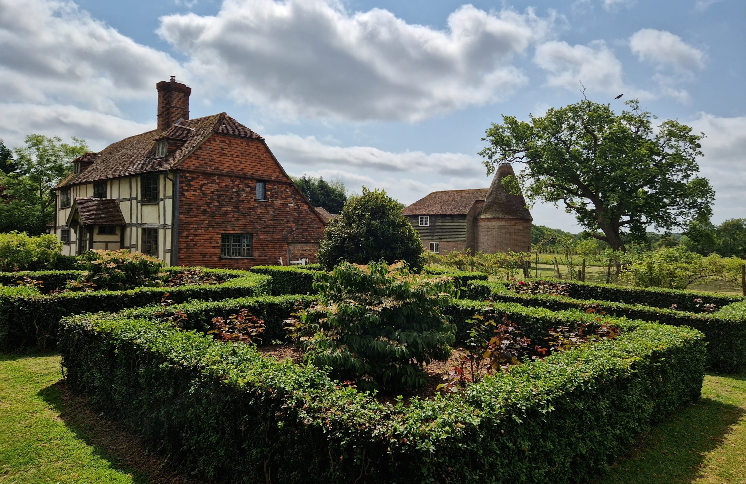 Tudor Rose Farm | For hire for filming and photoshoots | Kent Farm