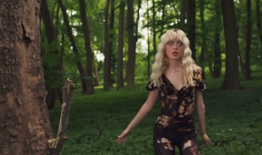 Maisie Peters | Run (2023) | Farm Locations